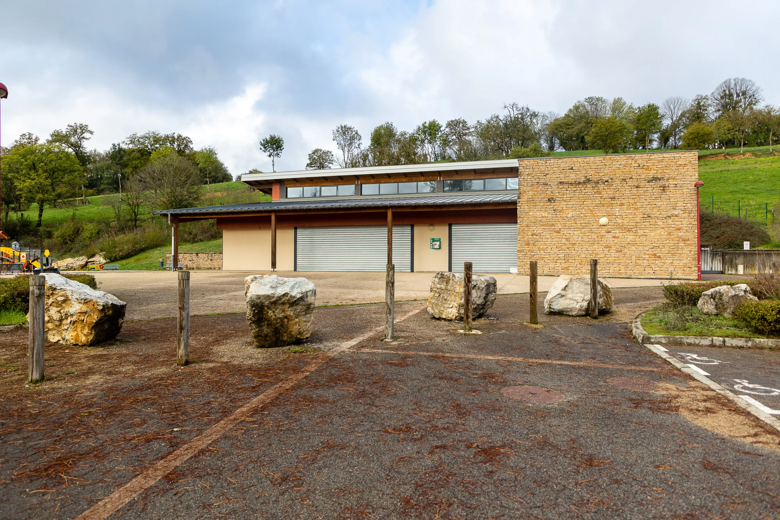 Vie locale à Fontain | Associations, médiathèque et salle des fêtes
